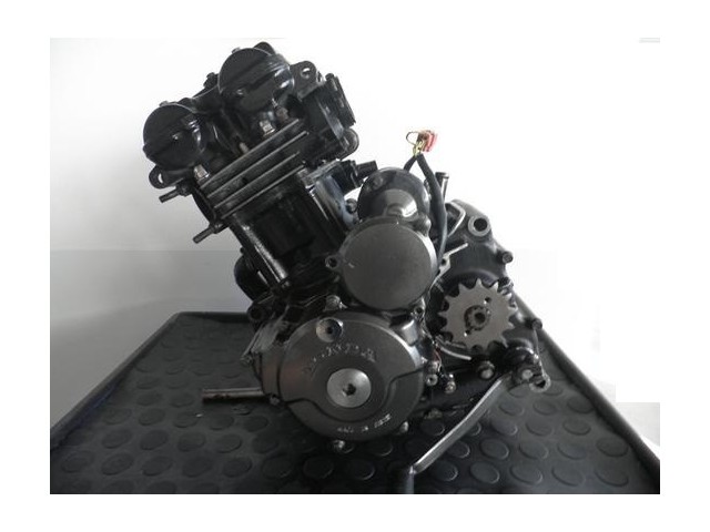 Motor completo del despiece o desguace de una moto Honda dominator 250 ...