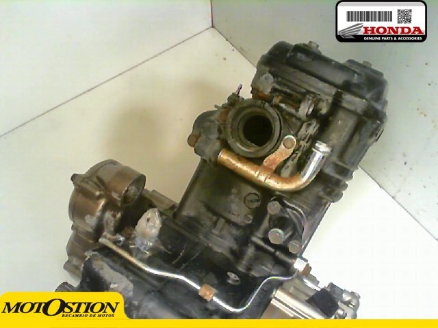 Motor completo del despiece o desguace de una moto Honda dominator 250 ...