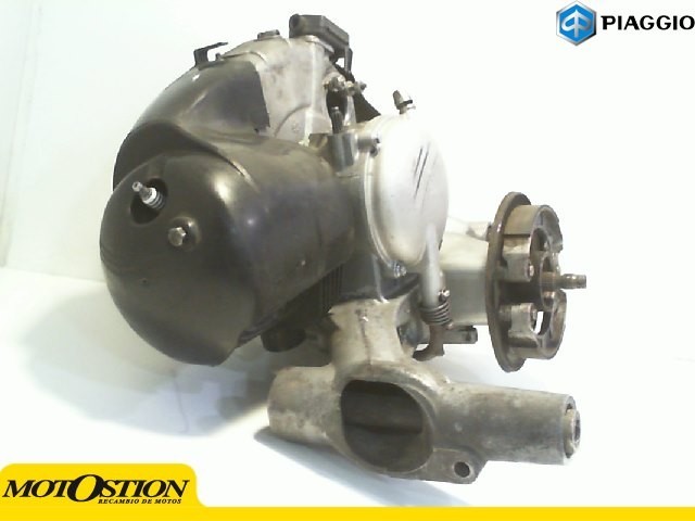 Motor completo del despiece o desguace de una moto Piaggio px 125 1998-2001