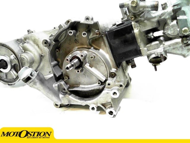 Motor completo del despiece o desguace de una moto Yamaha majesty 125 ...